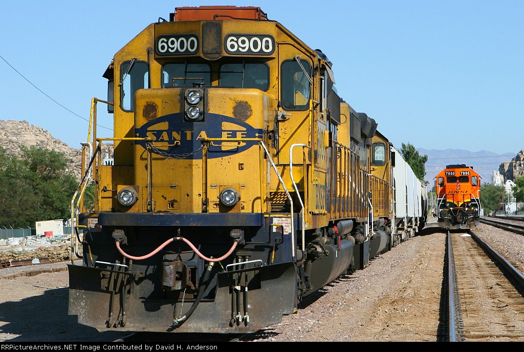 BNSF 6900